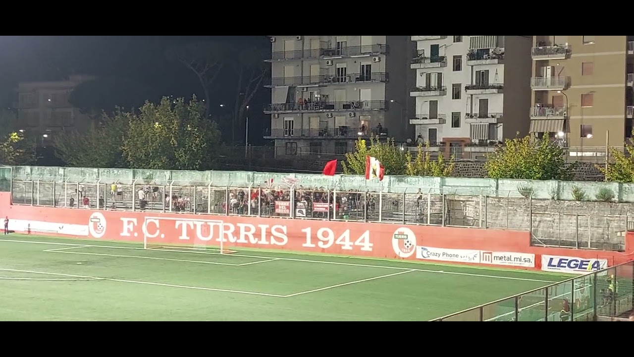 TURRIS-BENEVENTO TIFOSI DELLA TURRIS - YouTube