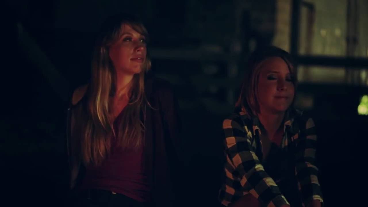 Scream Queen Campfire Teaser: Marshmallows and Blood - YouTube
