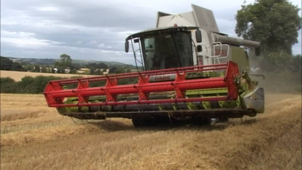 Claas 760 Lexion TT combine - YouTube