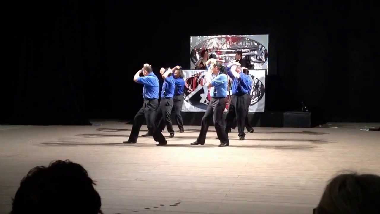 Danza Urbana, mambo. "Pero que bonito y sabroso ... Pachuco bailarín ...