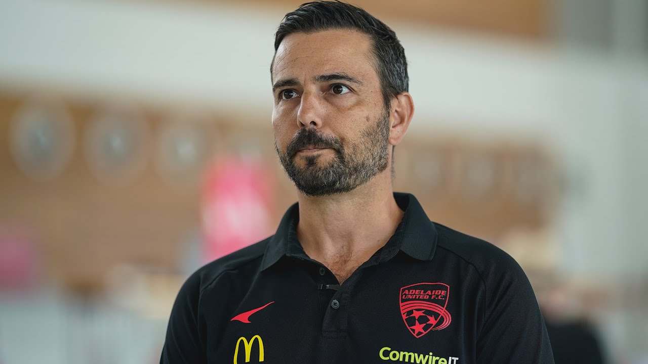 Adrian Stenta 2022/23 Matchweek 15 press conference - YouTube