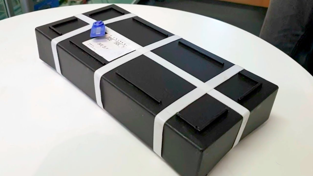 PAMP 1kg Silver Bar Monster Box EPIC UNBOXING! - YouTube