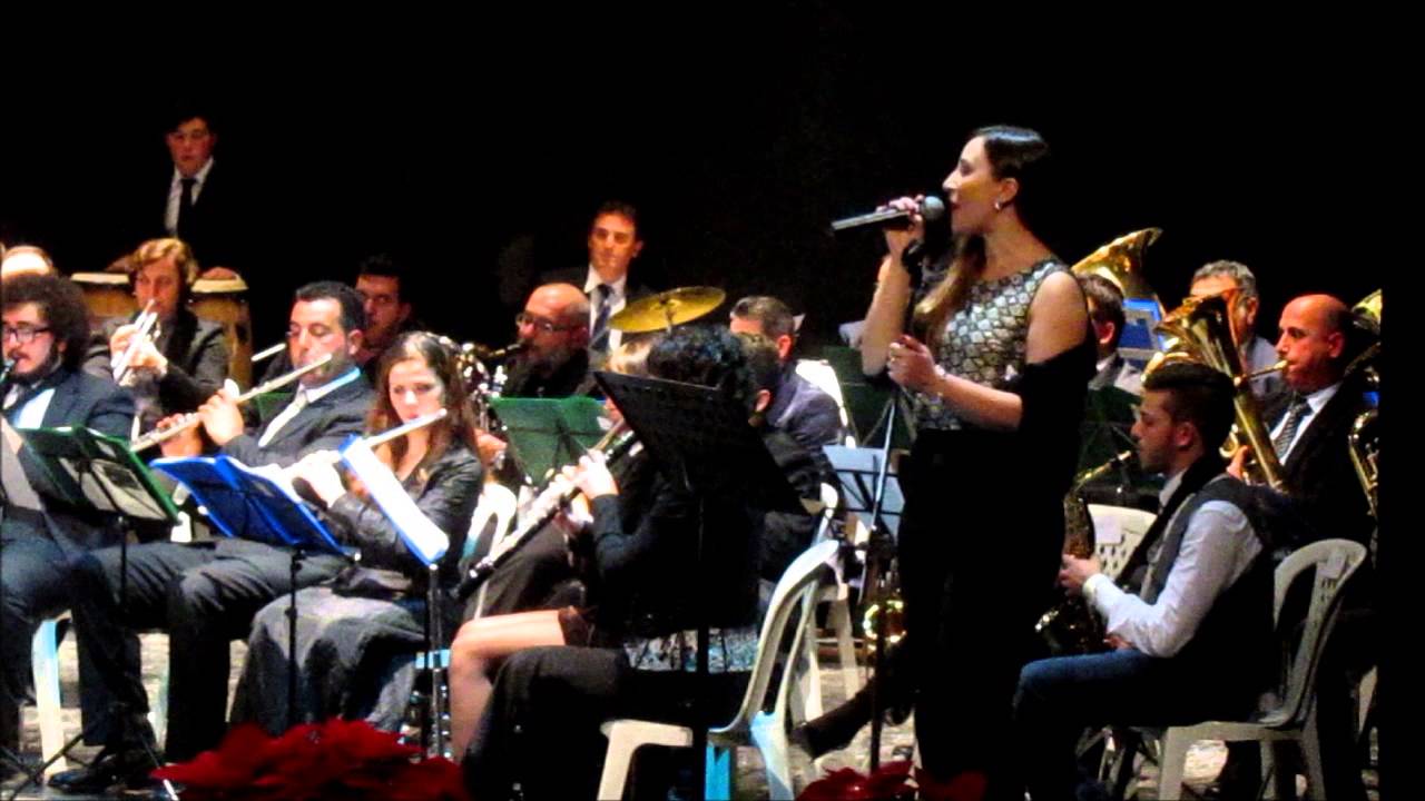 Lucia Romano, banda mangiaracina cover "il mondo che vorrei" - YouTube