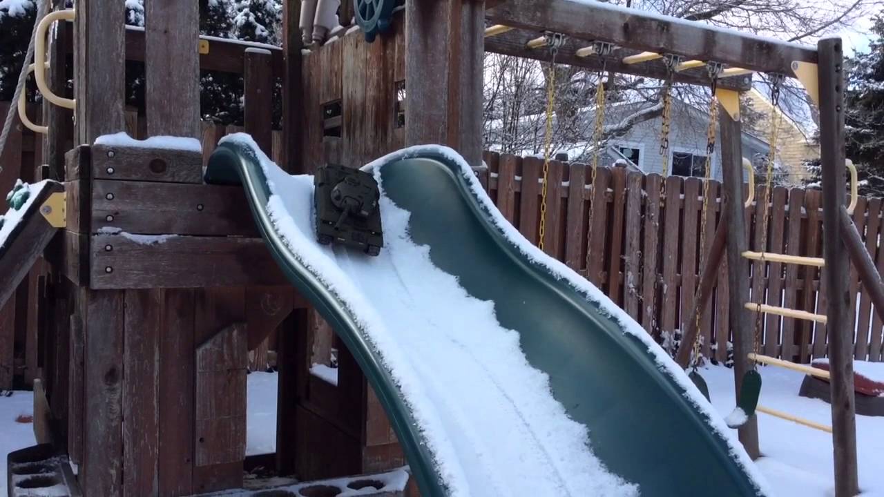 Type-74 RC tank in Snow - YouTube