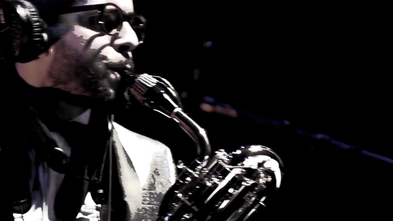 Igor C Silva - Numb, for baritone sax and electronics - YouTube