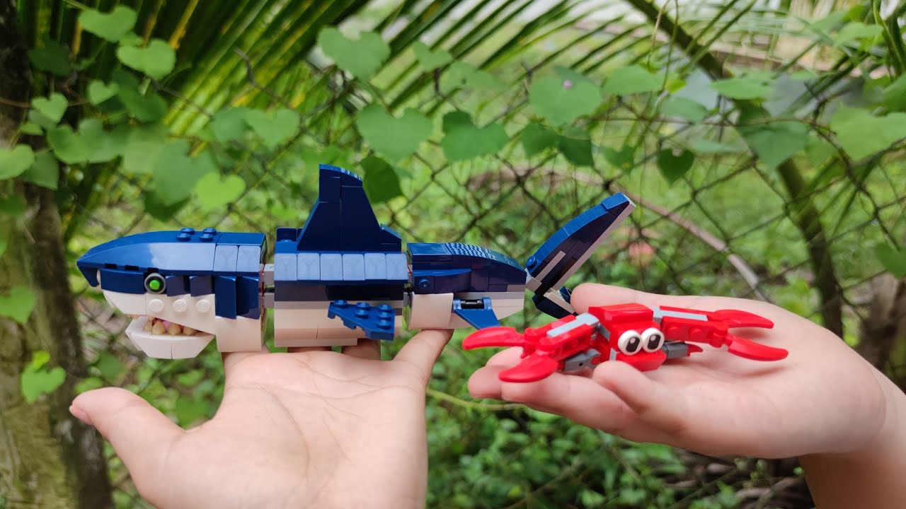Lego Creator 31088 Sinh vật biển sâu | Cua, Cá mập và cậu bé không sợ ...