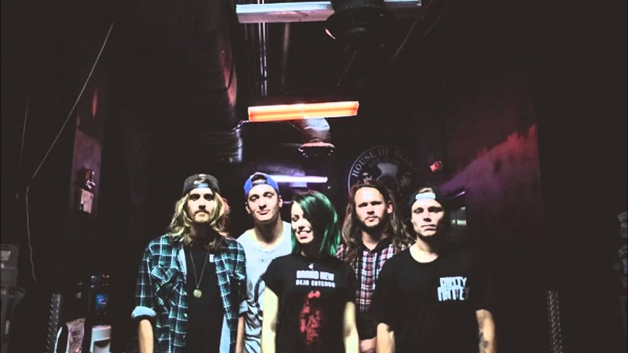 Jenna McDougall of Tonight Alive MTRBWY greeting - YouTube