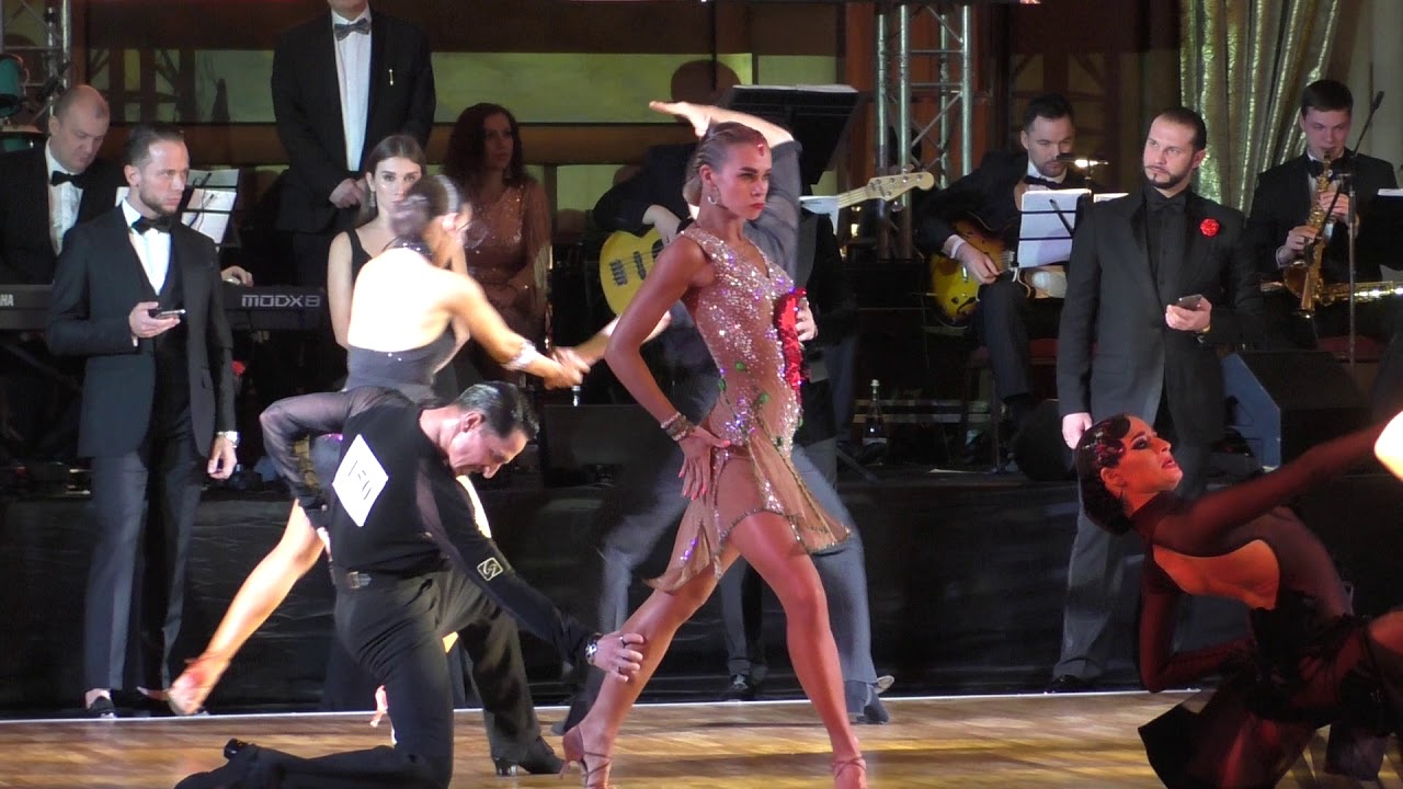 Boyko Elena - Solomovych Artur Pasodoble \ Crystal Ball 2020 - YouTube