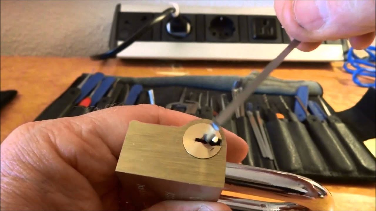 (478) Vachette (Assa Abloy) Padlock Picked Open - YouTube