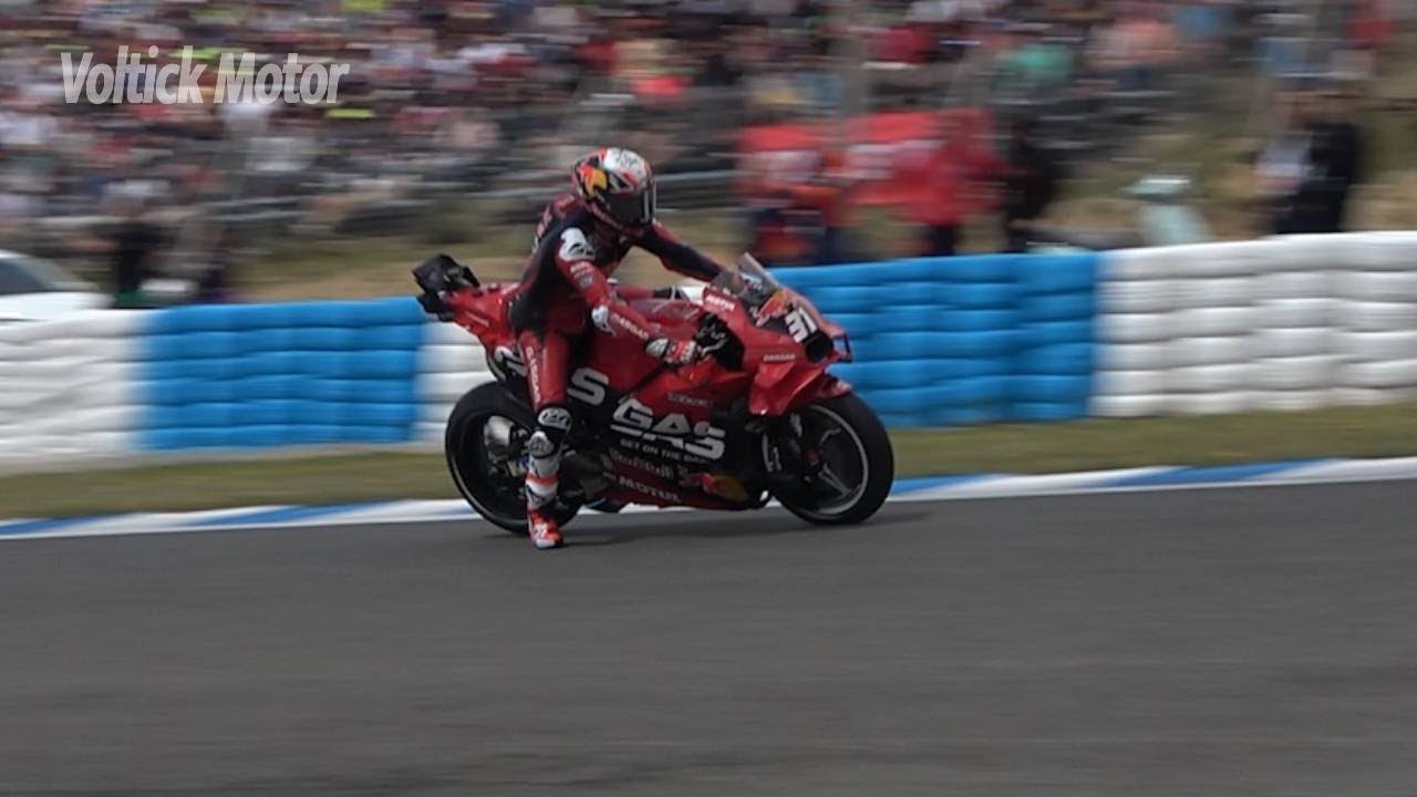 KTM RC-16: big bang v4 pure sound, slowmotions and action - Spain GP ...