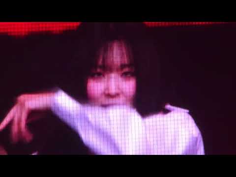 250111SM타운라이브콘서트 레드벨벳(Red Velvet)-Run Devil Run - YouTube