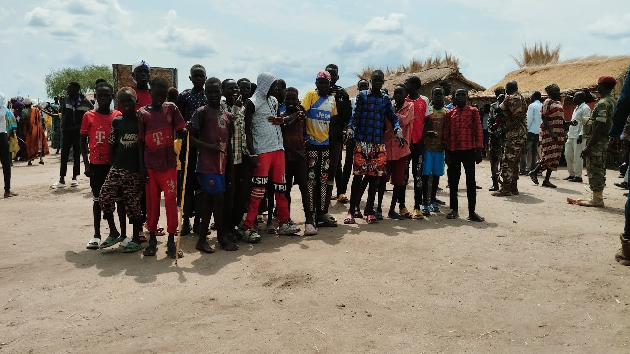 A visit to Tonga village | Villagers dancing l South Sudan Upper Nile ...
