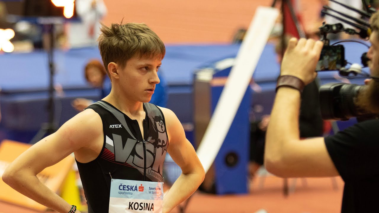 i800m - 1:54.12 - OSTRAVA 2023 - 4.místo - ADAM KOSINA - YouTube