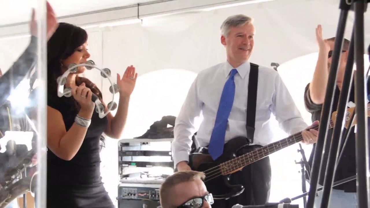 6ABC Anchors perform with Chico's Vibe - YouTube