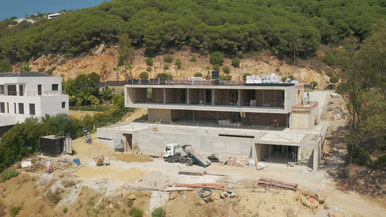 Frame Villa designed by Ark Architects, a modern luxury masterpiece at ...