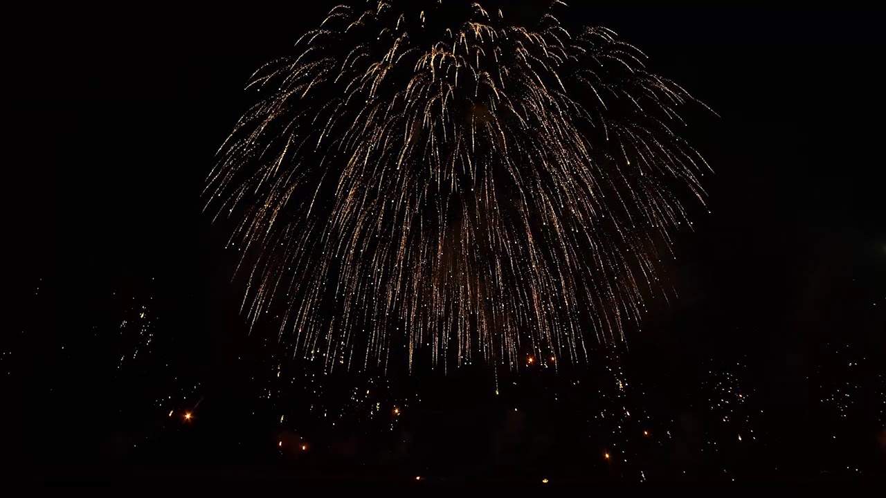 Fire Dance + USA-Made Fireworks + Epic Soundtrack = Awesome AM Pyro ...
