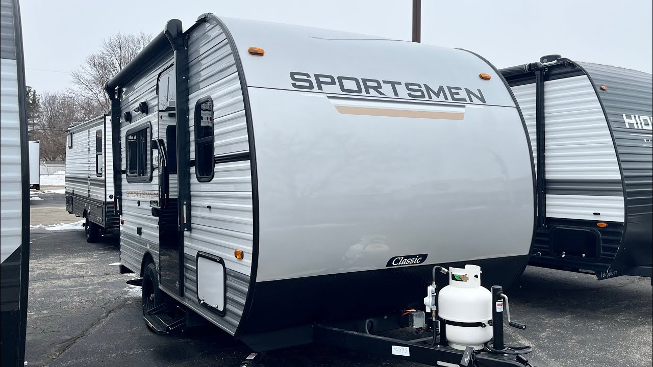 UNIQUE SMALL COUPLES COACH TRAVEL TRAILER! 2025 KZ RV Sportsmen Classic ...