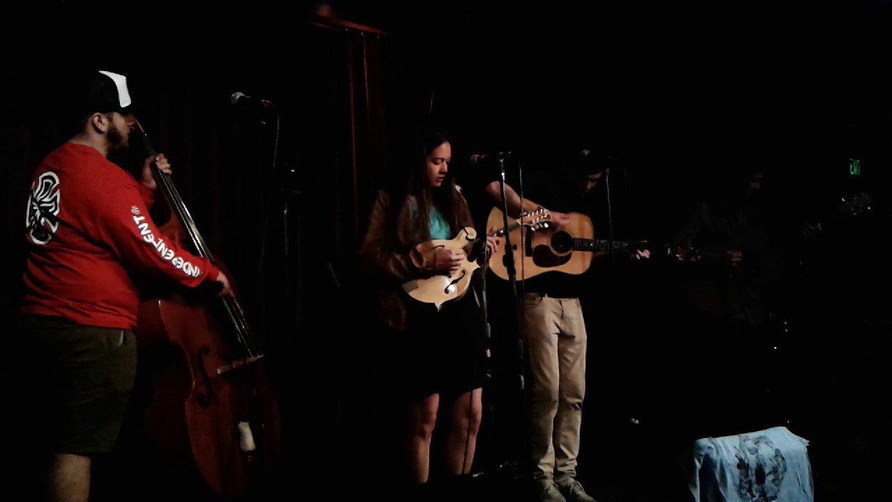 AJ LEE & SULLY TUTTLE in BLUE SUMMIT 5-19-17 - YouTube