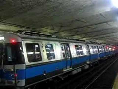 MBTA Blue line 0716-0717 with 0713-0712 at State street - YouTube