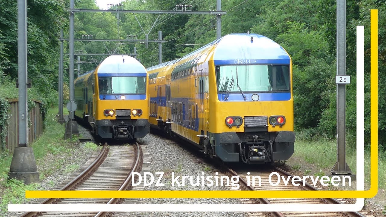 Kruising DDZ 7530 & 7538 op station Overveen // 13 juli 2017 - YouTube