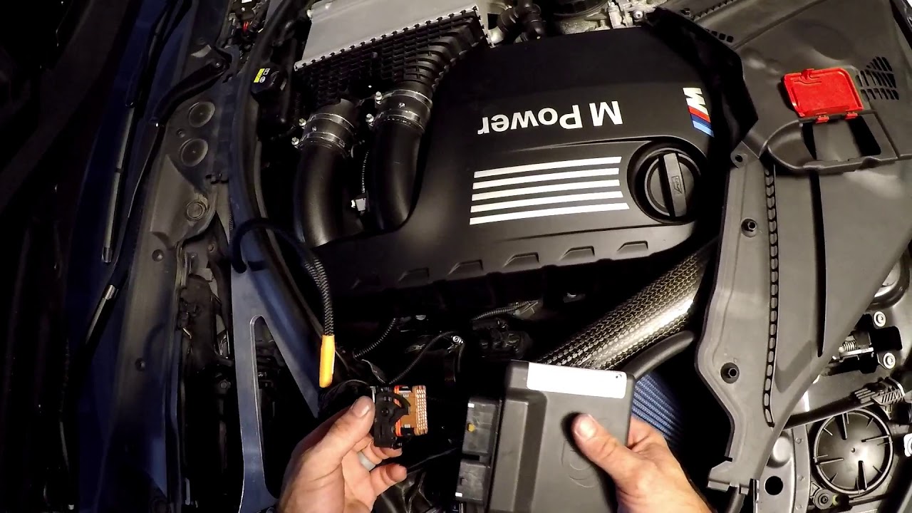 Installing Dinan's DINANTRONICS Stage 2 Tune on my BMW M4 - YouTube
