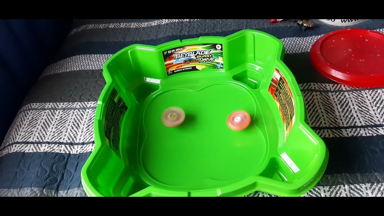 Beyblade Burst Rocktavor r3 vs Gold-x Betromoth B4 - YouTube