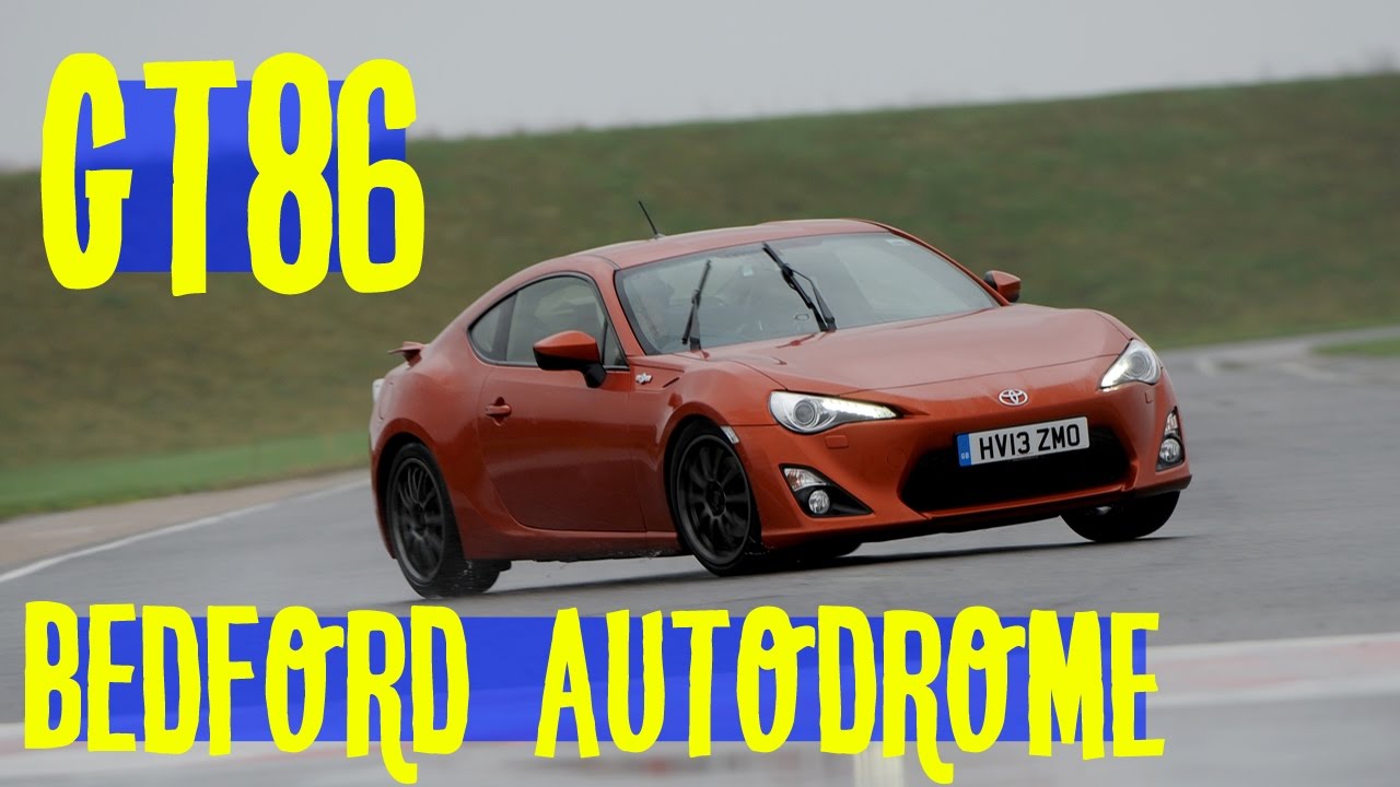 Toyota GT86 - Wet Track Day - Bedford GT Circuit - YouTube