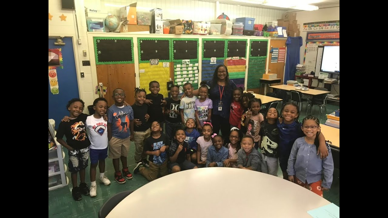 Ms Hernandez Teaching Reading 1st grade 1080WebShareName - YouTube