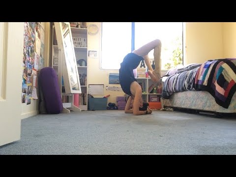 Beginners contortion - week 1 ( spine flexibility) - YouTube