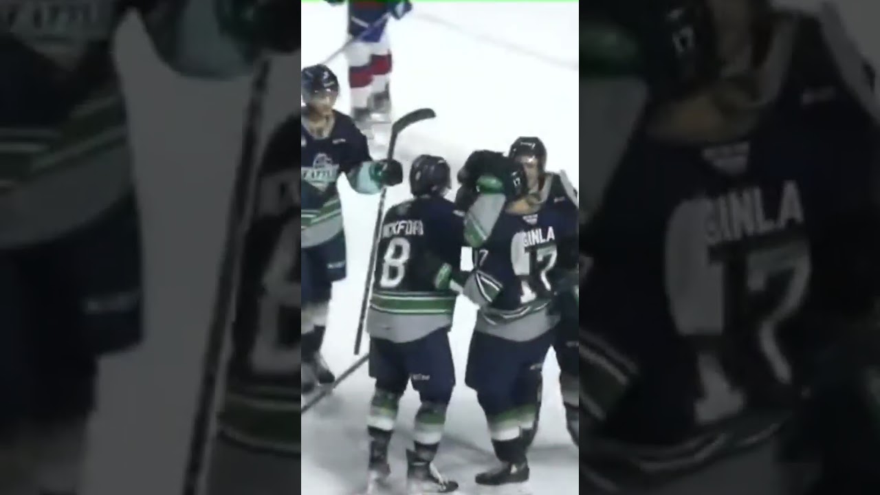 Son of Jarome, Tij Iginla snipes first WHL goal - YouTube
