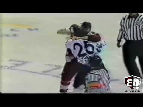 Ken Tasker vs. Trevor Senn ¤Hockey Fight¤ - YouTube