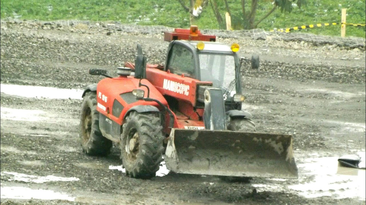 Manitou Telehandler Maniscopic - YouTube
