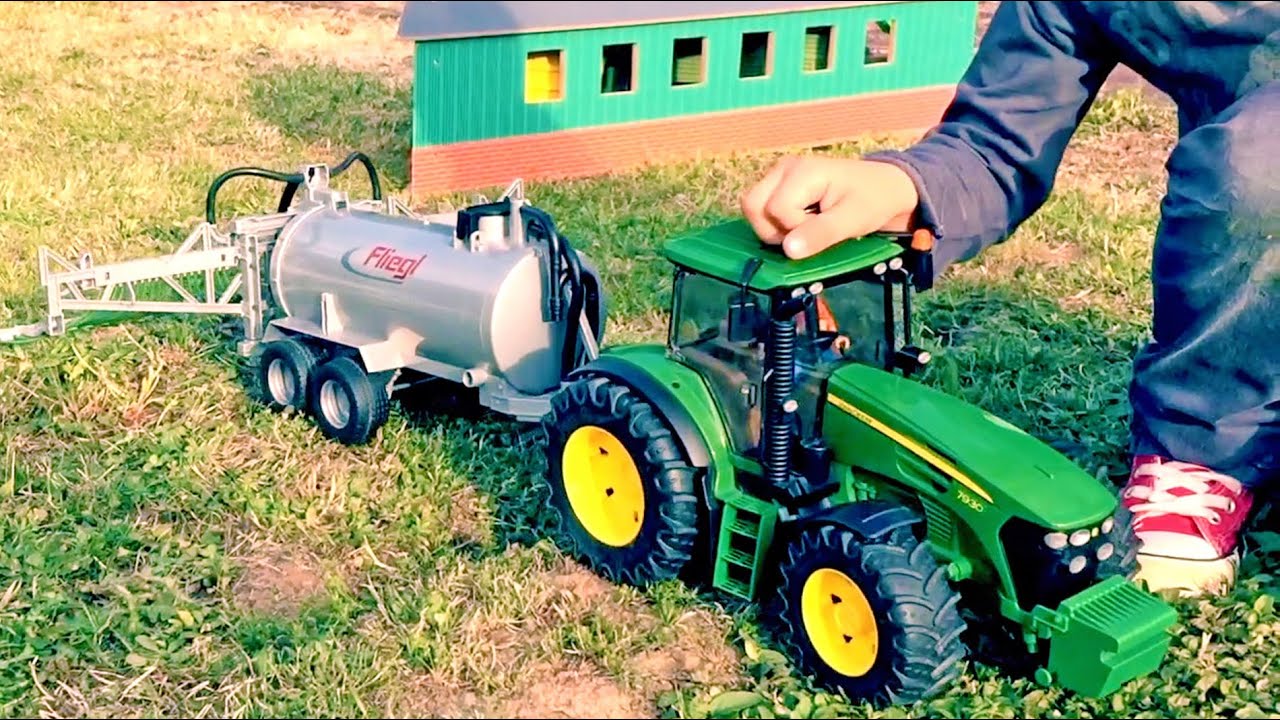 BRUDER Farm 🚜 John Deere, BRUDER Massey Ferguson, Toy Tractors - YouTube
