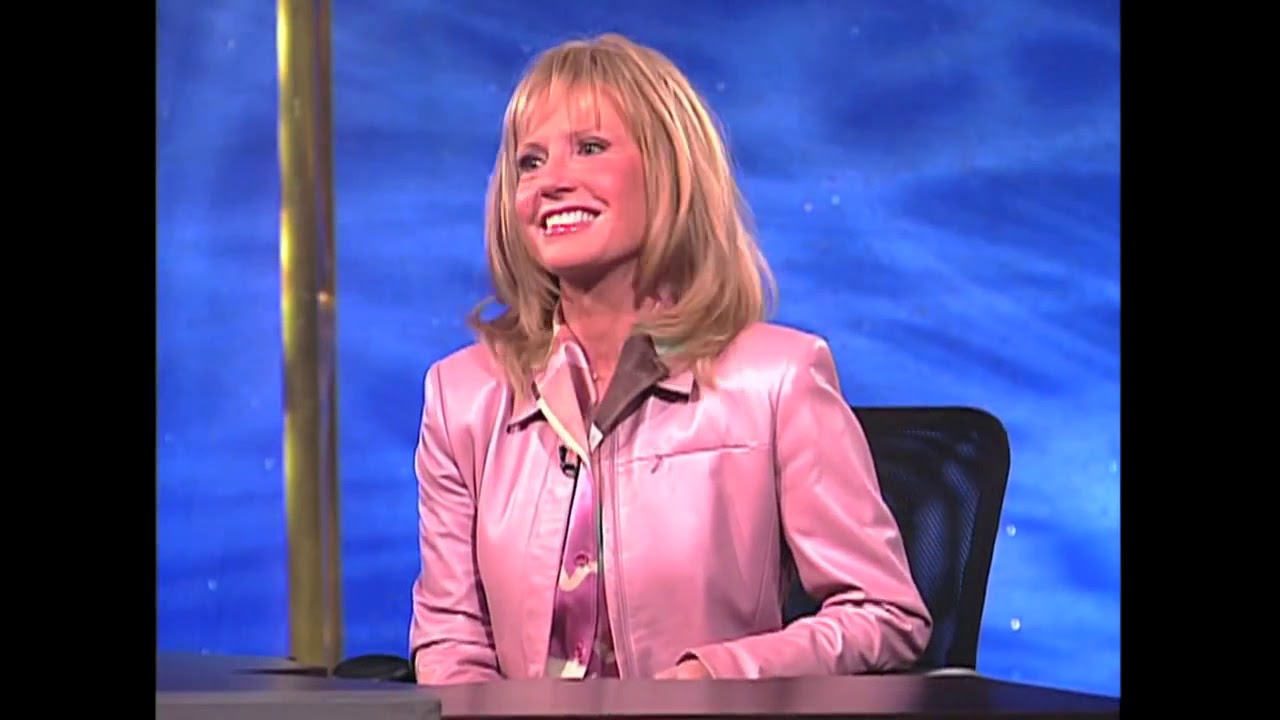 Joey on the Pyramid Game Show Paper Snow A ghost! Friends - YouTube
