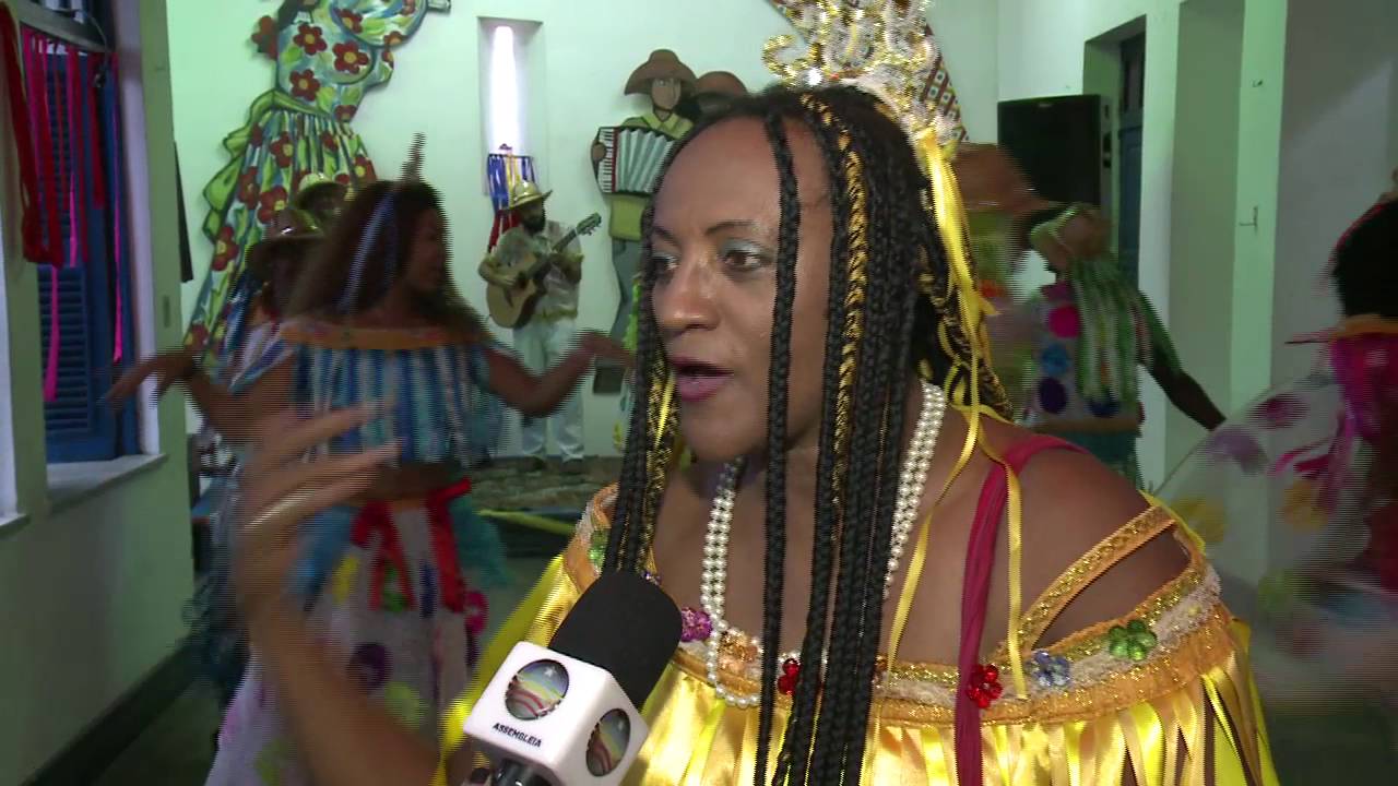 Conheça a história da dança do Cacuriá - YouTube