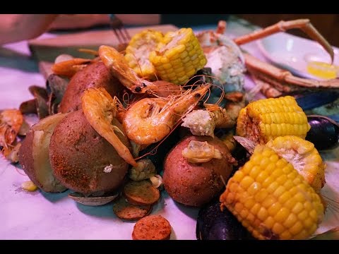 Seattle's famous Crab Pot Seafeast! - YouTube