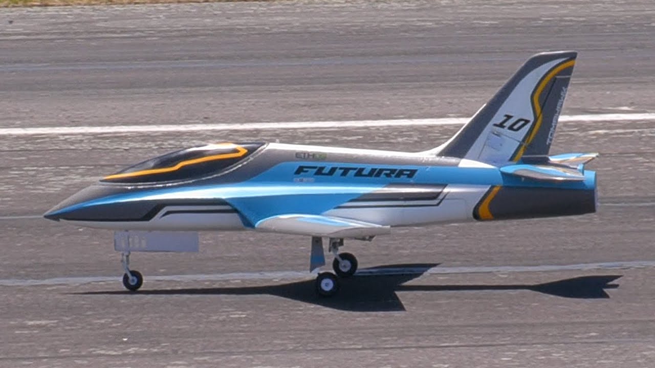 RC plane fail - "we had to dig it out" - YouTube