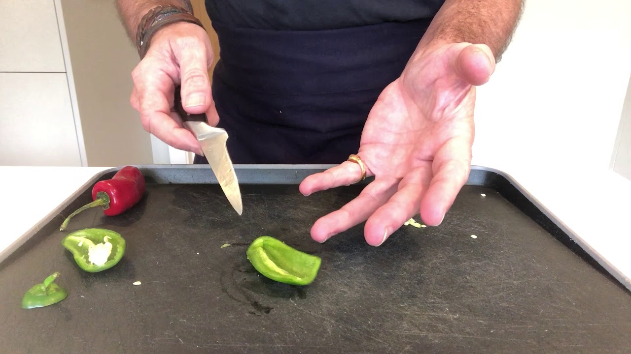 HOW TO...Chop Chilli's - YouTube