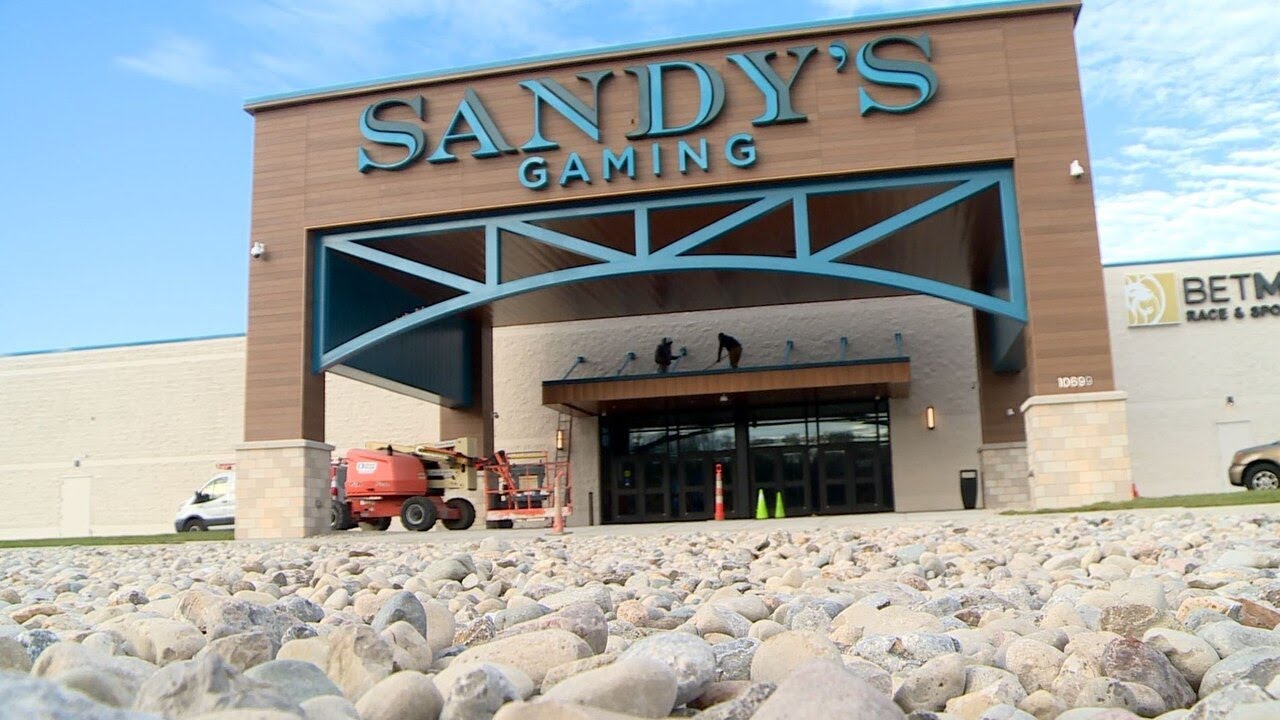 Sandy’s Racing and Gaming set for grand opening - YouTube