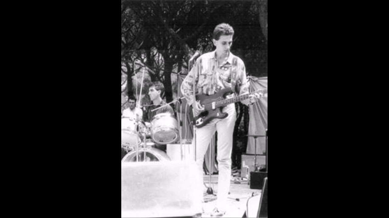 Lola Baker - 1993 - sufrir sin amor - YouTube