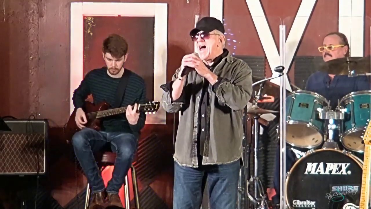 Jerry Elliot sings Your Cheating Heart at The Gladewater Opry 1 18 2020 ...