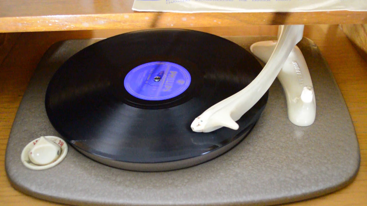 gramofon SUPRAPHON H21 - rok 1957 (hraje šelaková deska 78 otáček ...