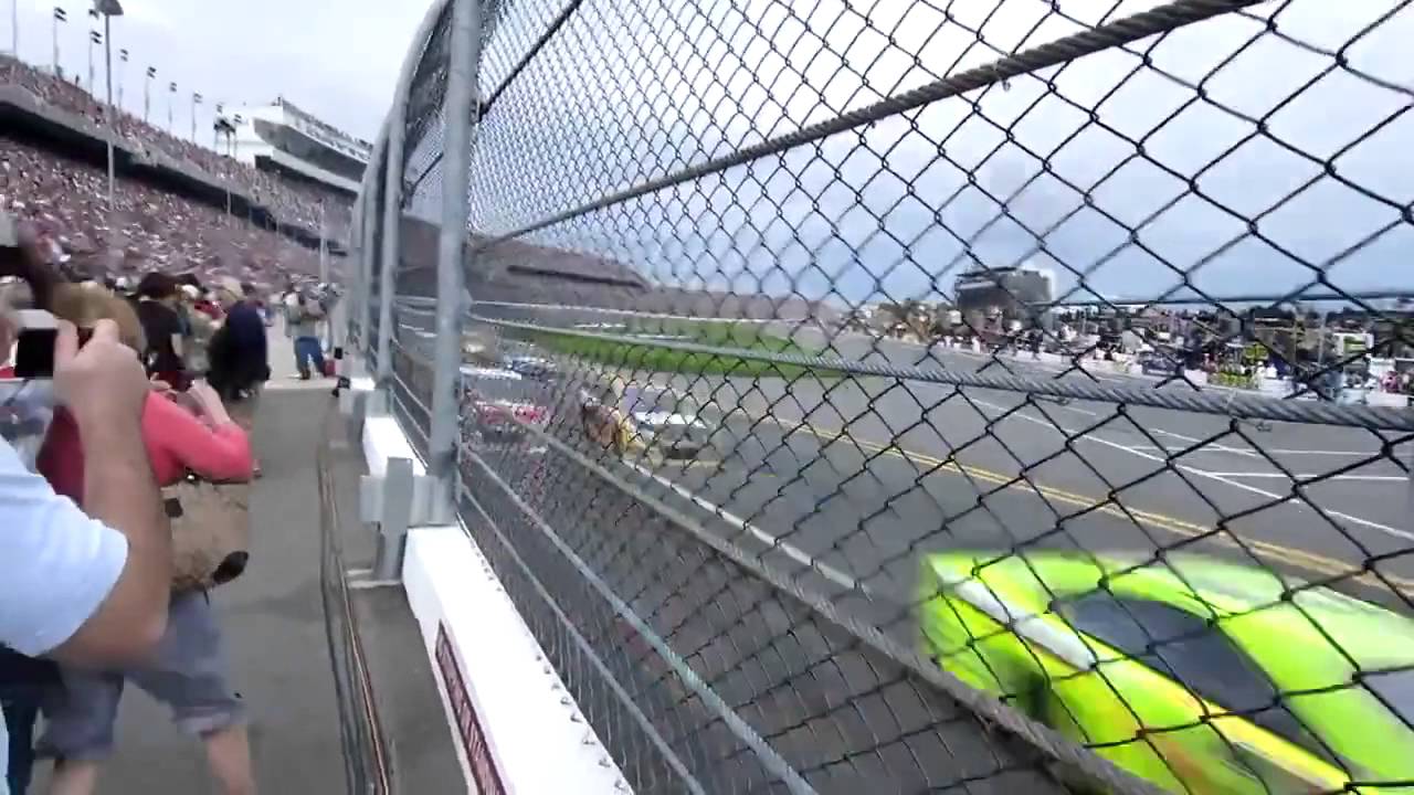 Nascar flyby at high speeds - YouTube