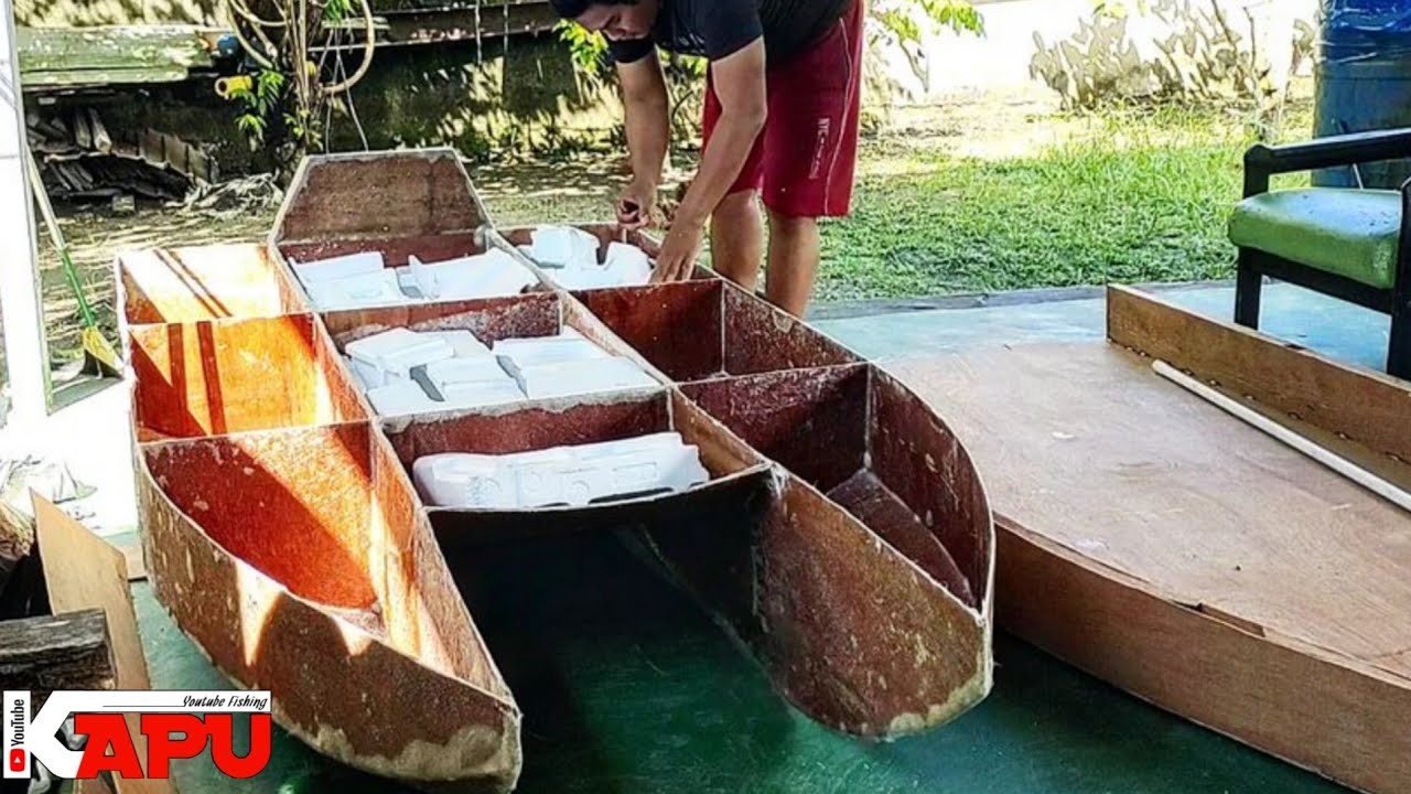 MEMBUAT PERAHU MANCING DARI FIBER #soloskiff @KAPU - YouTube