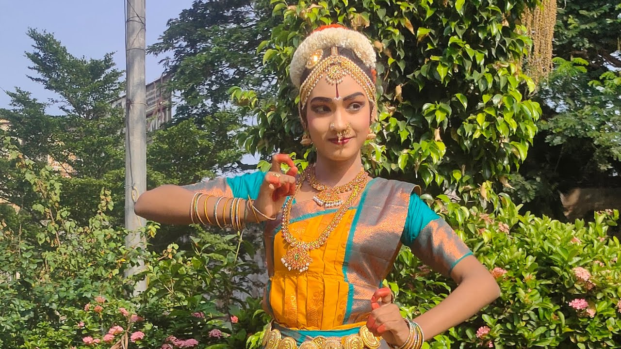 Bhavamulona Bahyamunandunu.....Dance performance at Badra chalam - YouTube