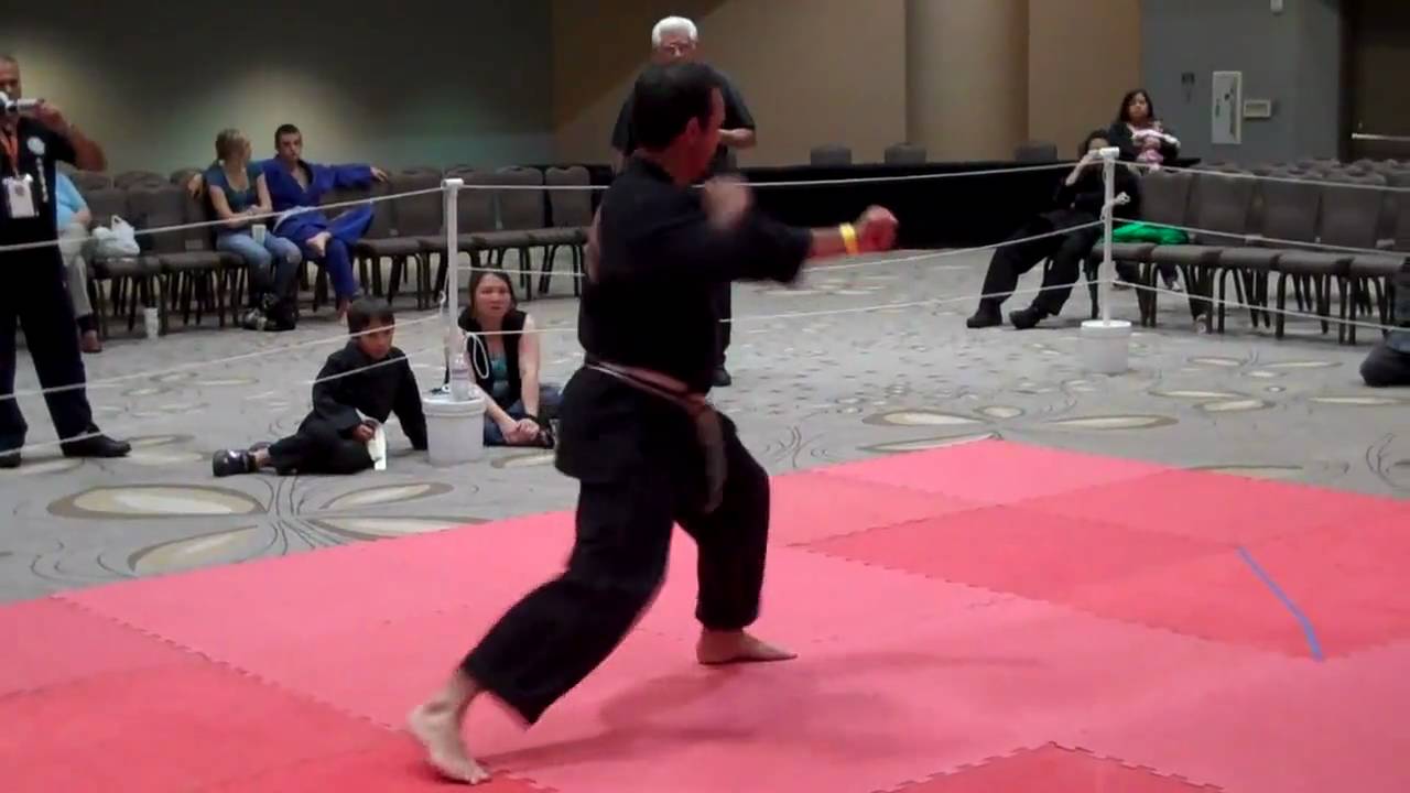 Pedro Porem of Kosho Ryu Kenpo Portugal performs Sarabuto Yo - YouTube