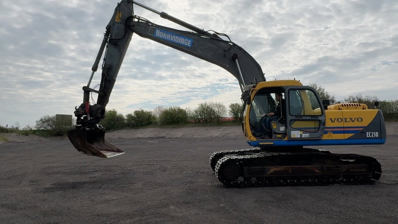 Köp Grävmaskin Volvo EC210LC tiltrotator + skopa på Klaravik - YouTube
