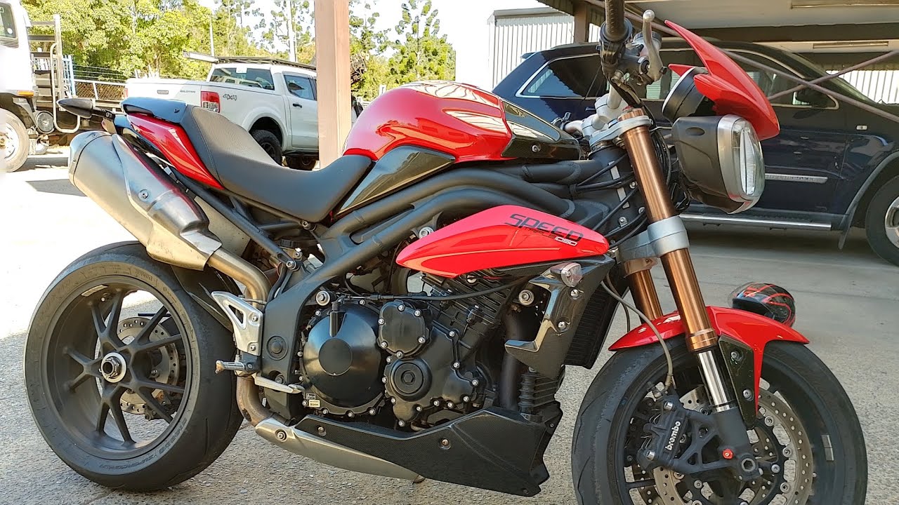 2011 Triumph Speed Triple walk around - YouTube