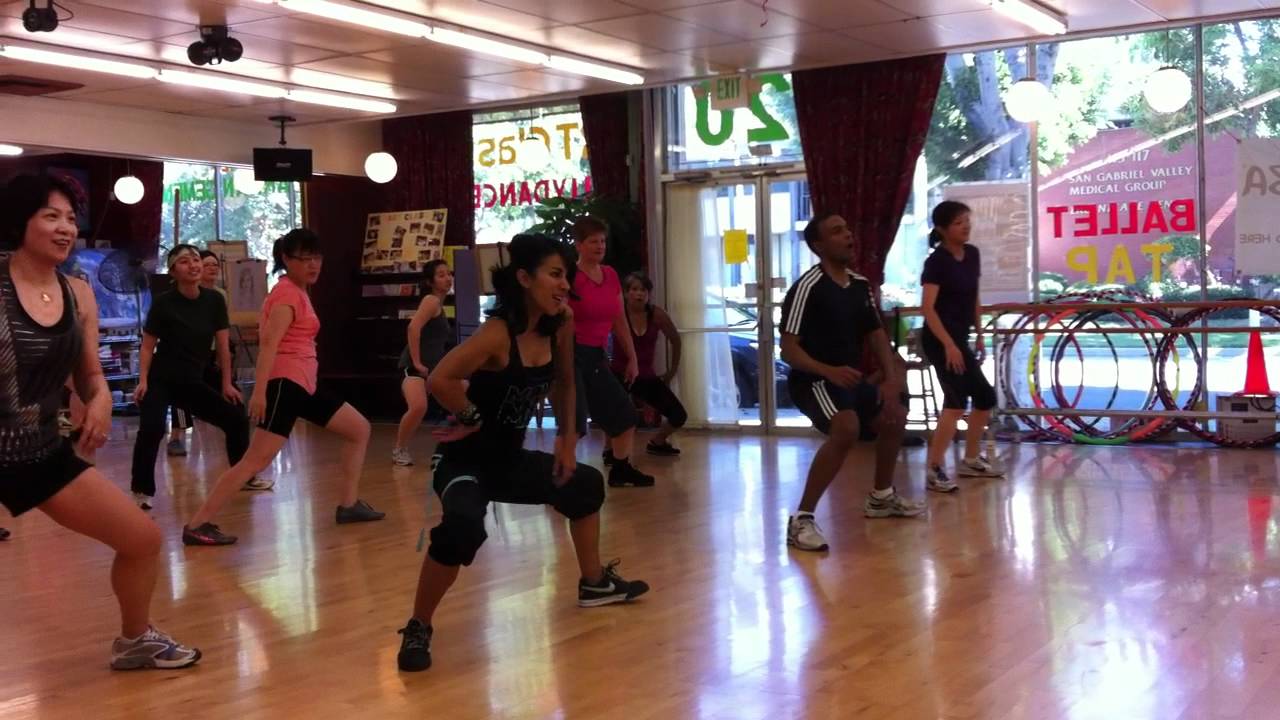 Zumba Roo - Jump in the Line...Calypso (Mega Mix 18) - YouTube