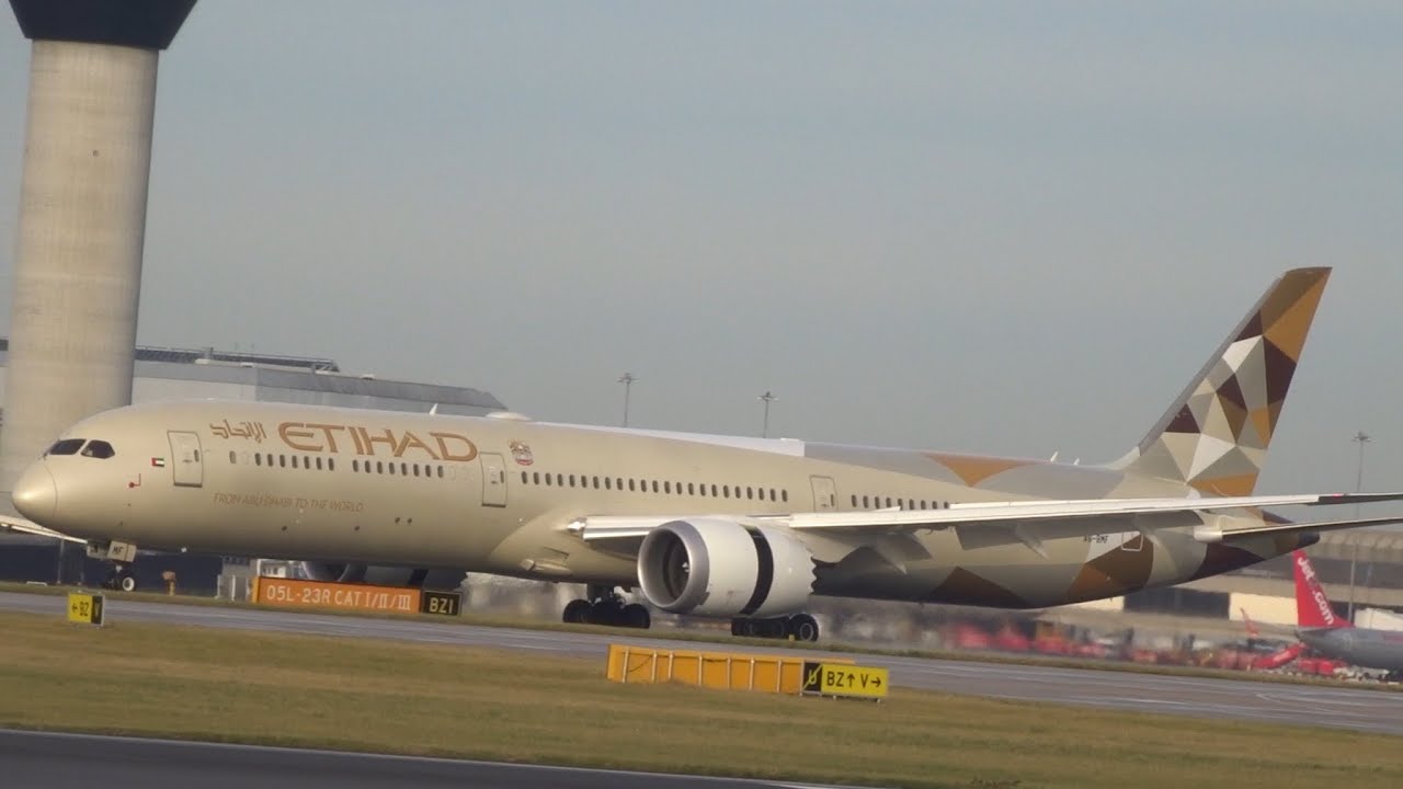 BRAND NEW | ETIHAD AIRWAYS 787X ARRIVAL AT MANCHESTER AIRPORT | 28/12 ...